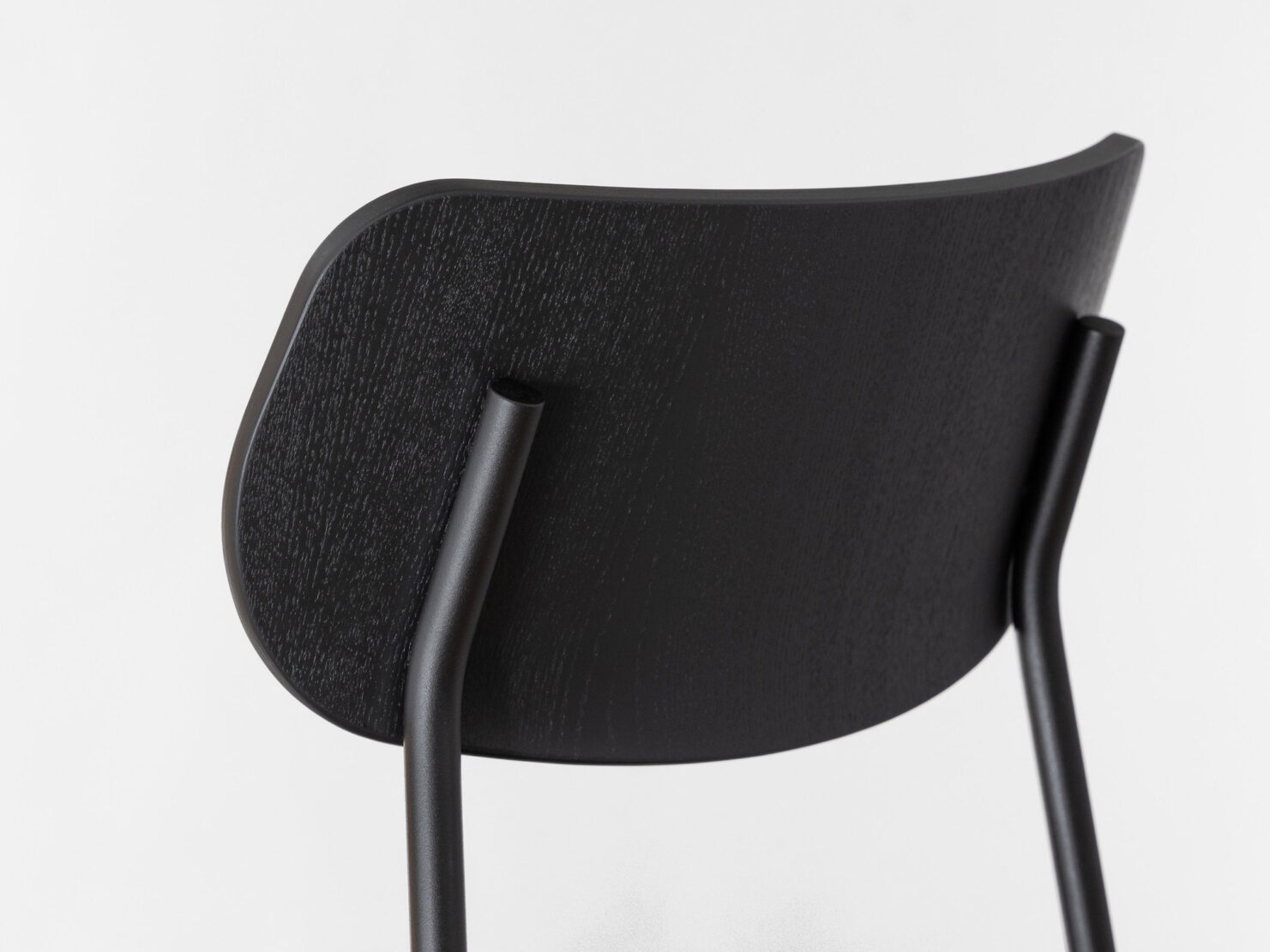 Otis Tube Chair by John Green | Aesence®