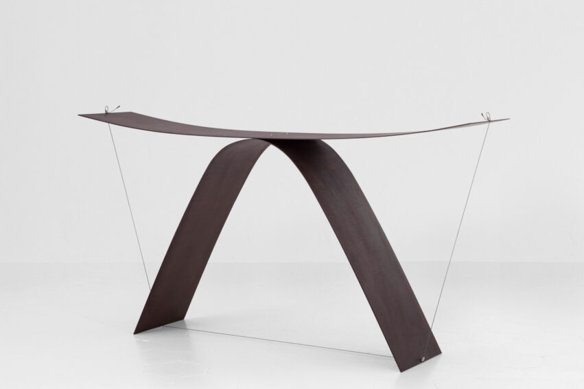 Equilibrium Console by Guglielmo Poletti | Aesence®