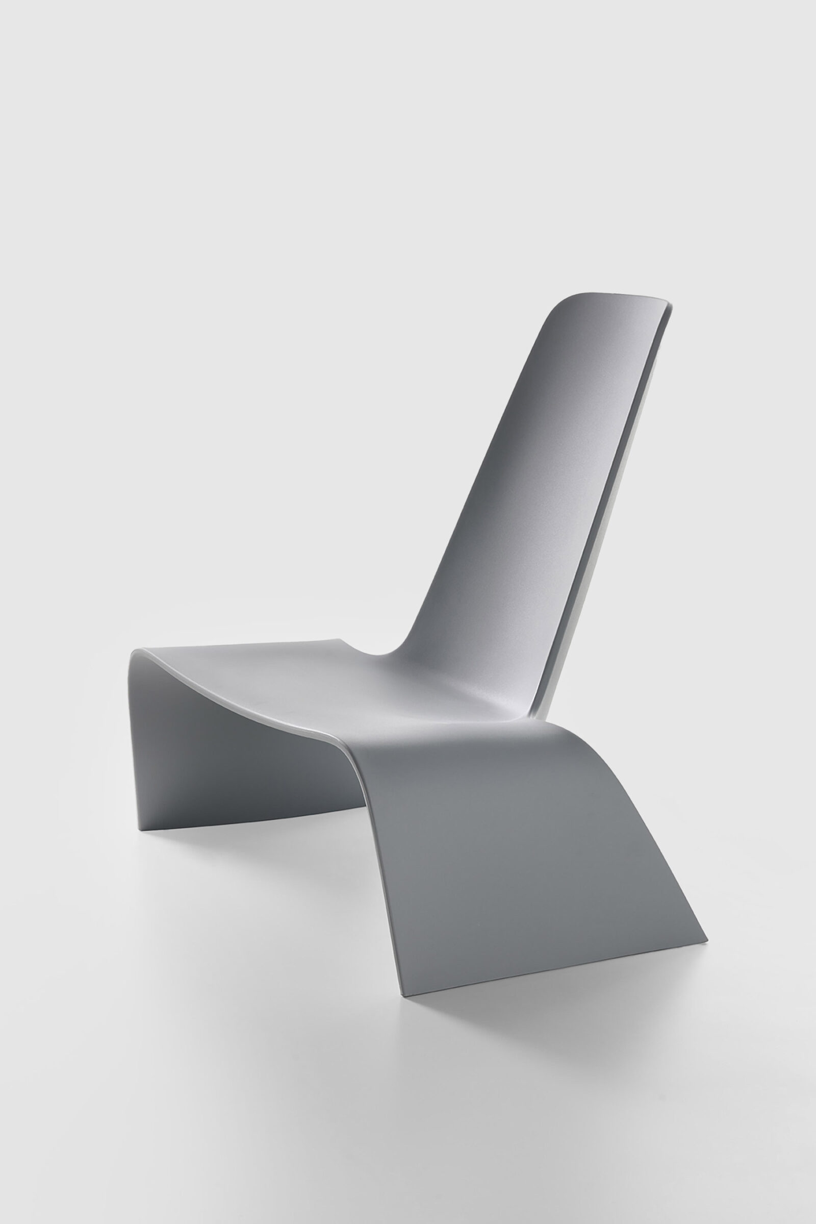 Land Lounge Chair by Naoto Fukasawa | Aesence®