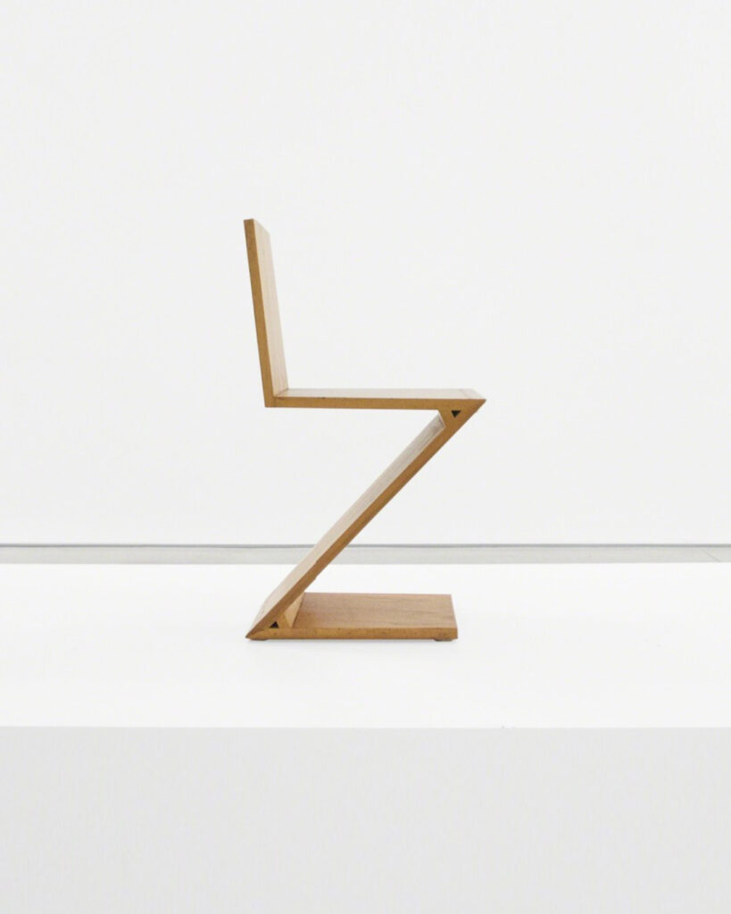 Timeless Minimalism: The Zig Zag Chair | Aesence®